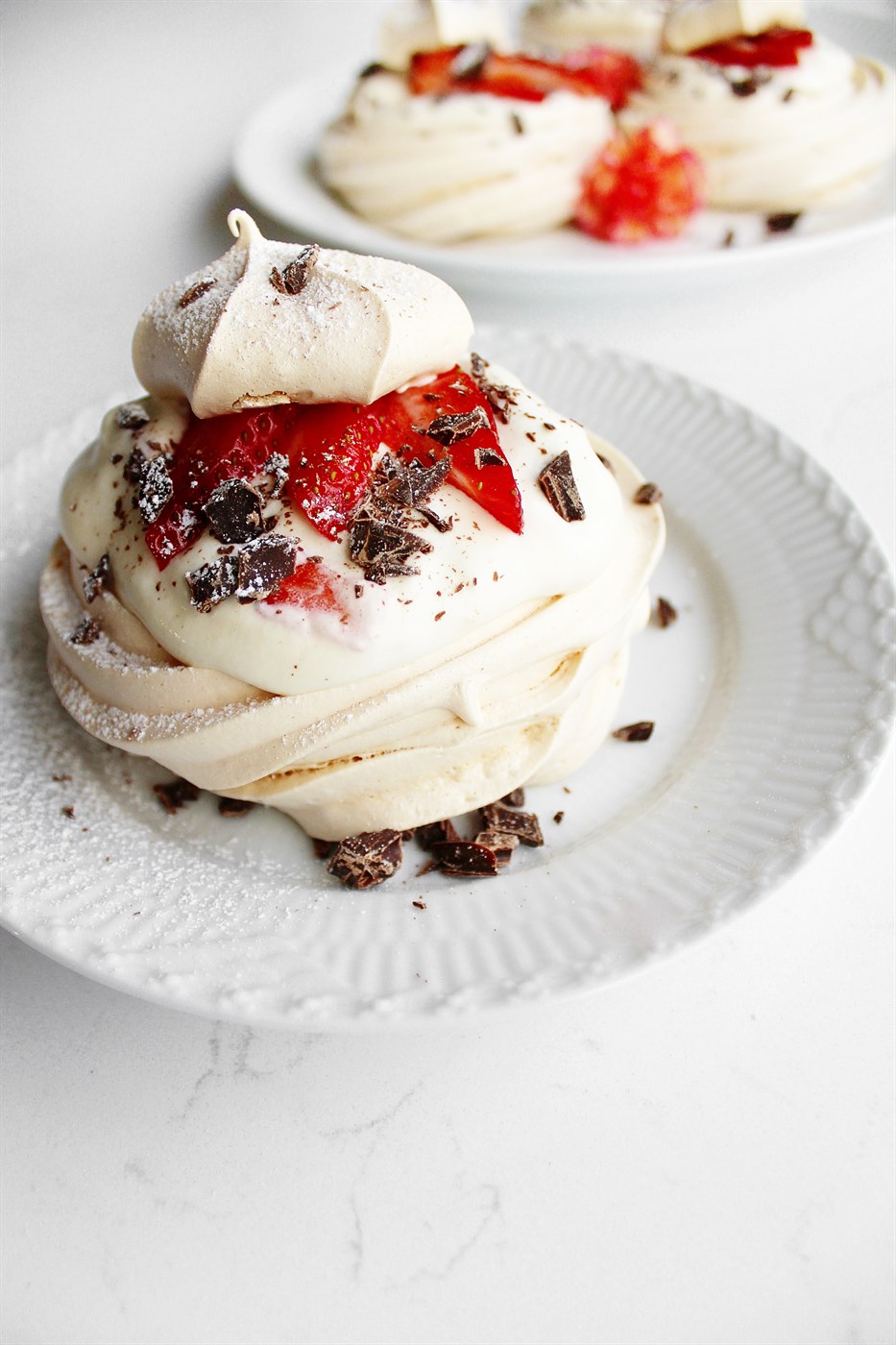 Small Pavlovas with Ísey Skyr filling