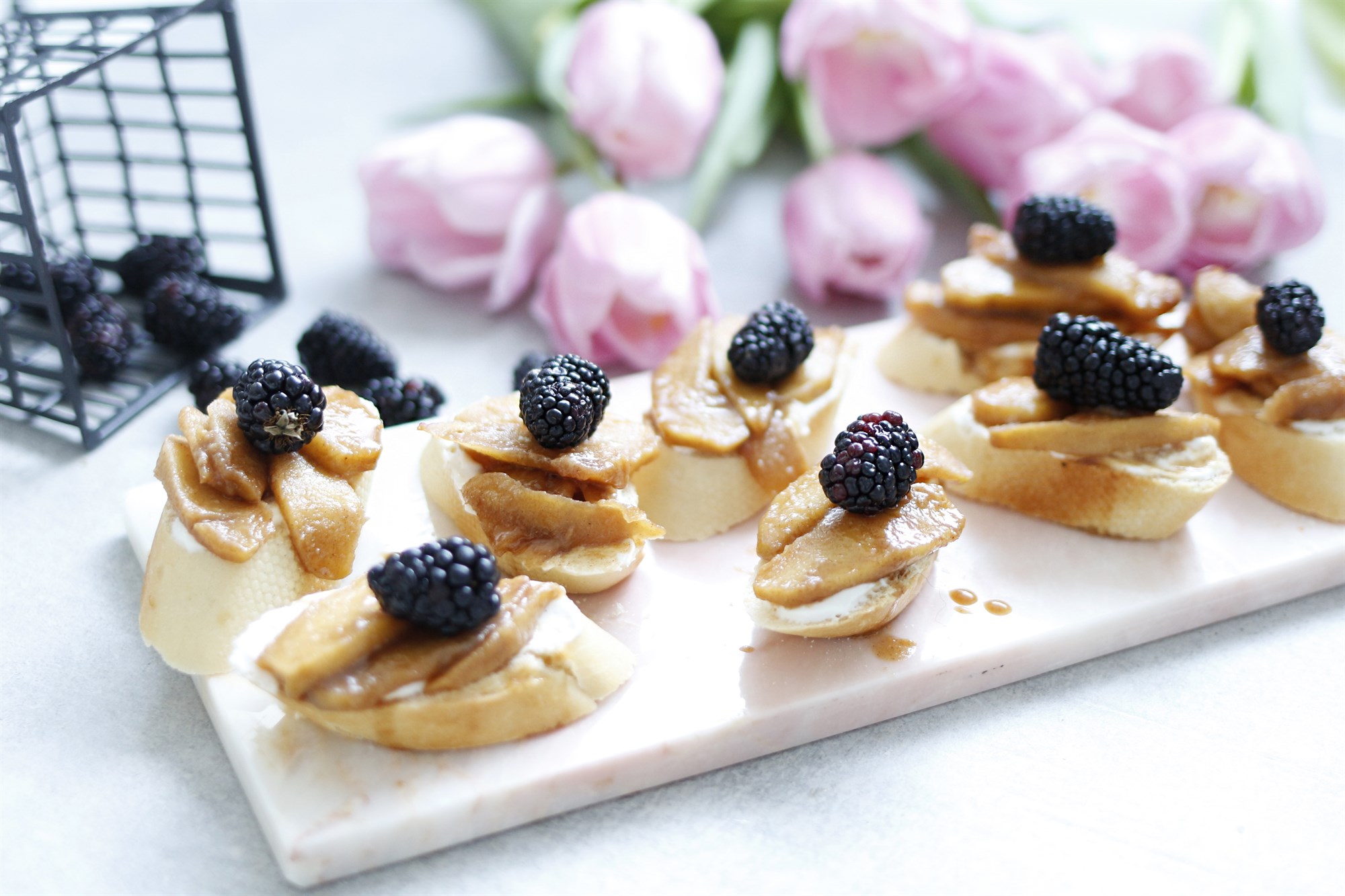 Caramelised apple canapé